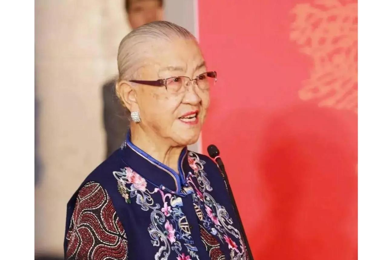 耿莹 耿飚长女中国华夏文化遗产基金会会长 搜狗百科
