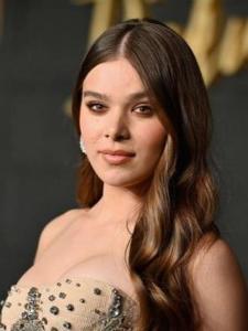 海莉·斯坦菲尔德 - 搜狗百科